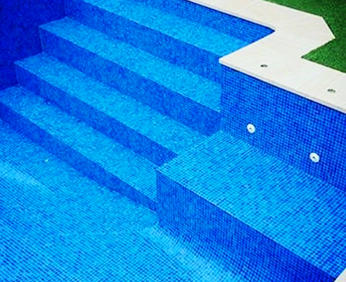 Pool, Spa and Fountain Tiling System | LATICRETE