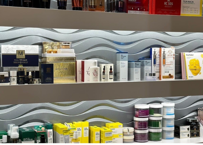 Retail Wall Display by 3D Wall Panels